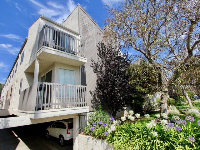 Rustic Glen Condos, Lofts & Townhomes For Sale | Rustic Glen Real ...