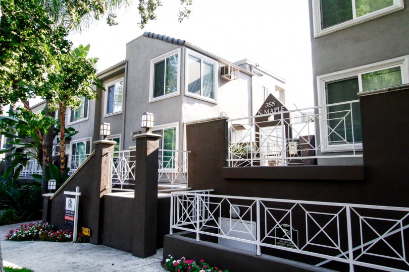 Entourage Condos, Lofts & Townhomes For Sale | Entourage Real Estate ...