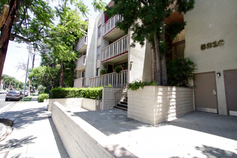 Encino Spa South Condos, Lofts & Townhomes For Sale | Encino Spa South ...