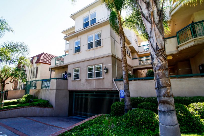 Bella Louise Condos, Lofts & Townhomes For Sale | Bella Louise Real ...