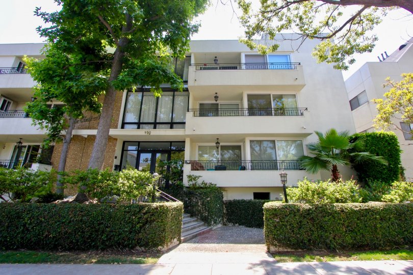 Crest Manor Condos, Lofts & Townhomes For Sale | Crest Manor Real ...