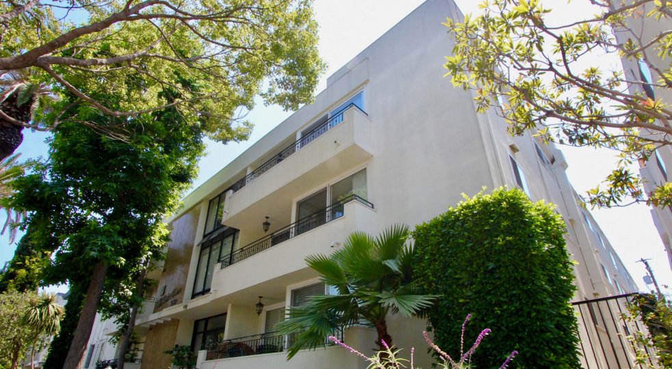 Crest Manor Condos, Lofts & Townhomes For Sale | Crest Manor Real ...