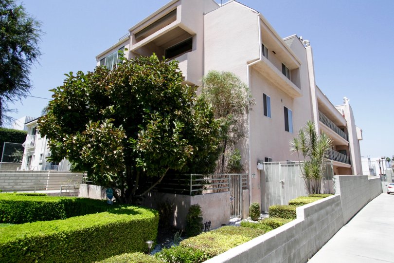 14647 Dickens St Condos, Lofts & Townhomes For Sale | 14647 Dickens St ...