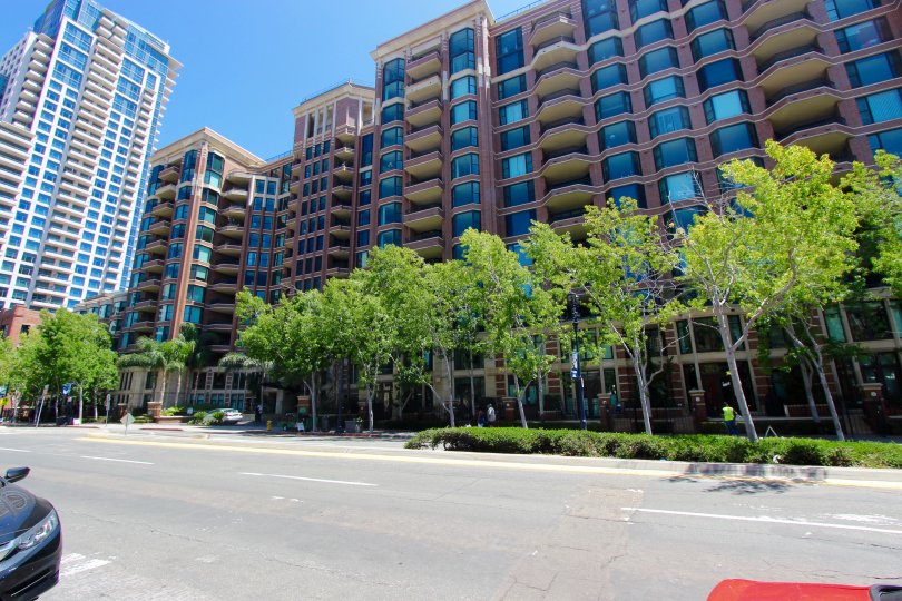 Cityfront Terrace Condos, Lofts & Townhomes For Sale | Cityfront ...