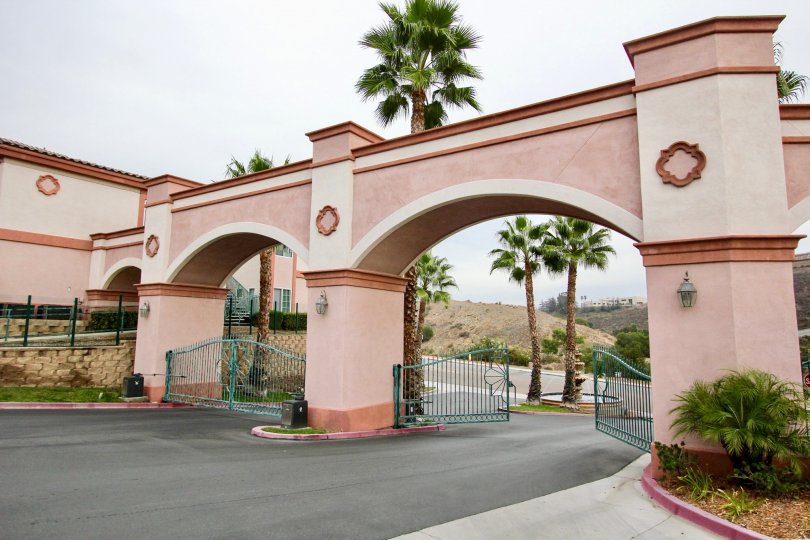 Pointe Lakeview Condos, Lofts & Townhomes For Sale | Pointe Lakeview ...